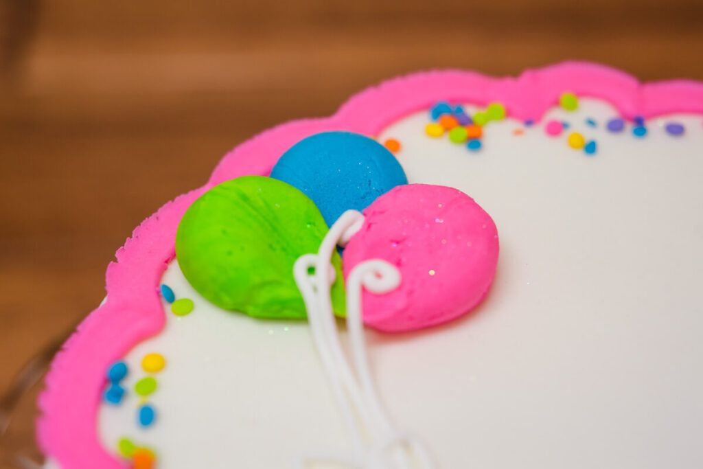 16″ Round Cake – Piece of Cake